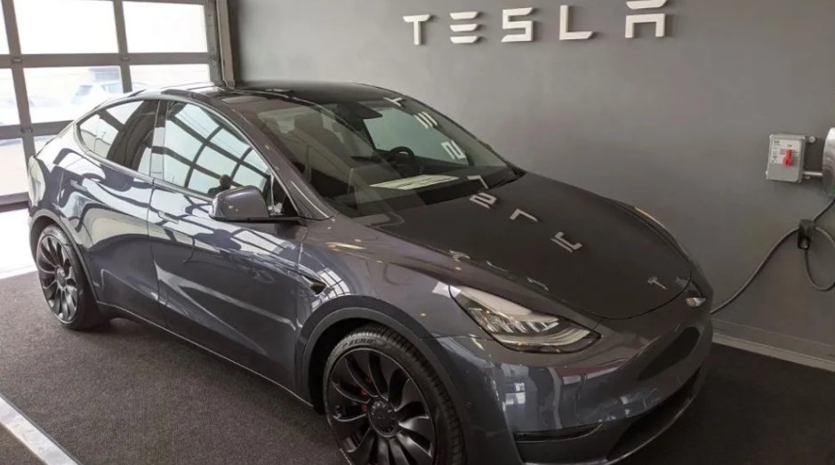 New to Tesla! Must know the operation manual!