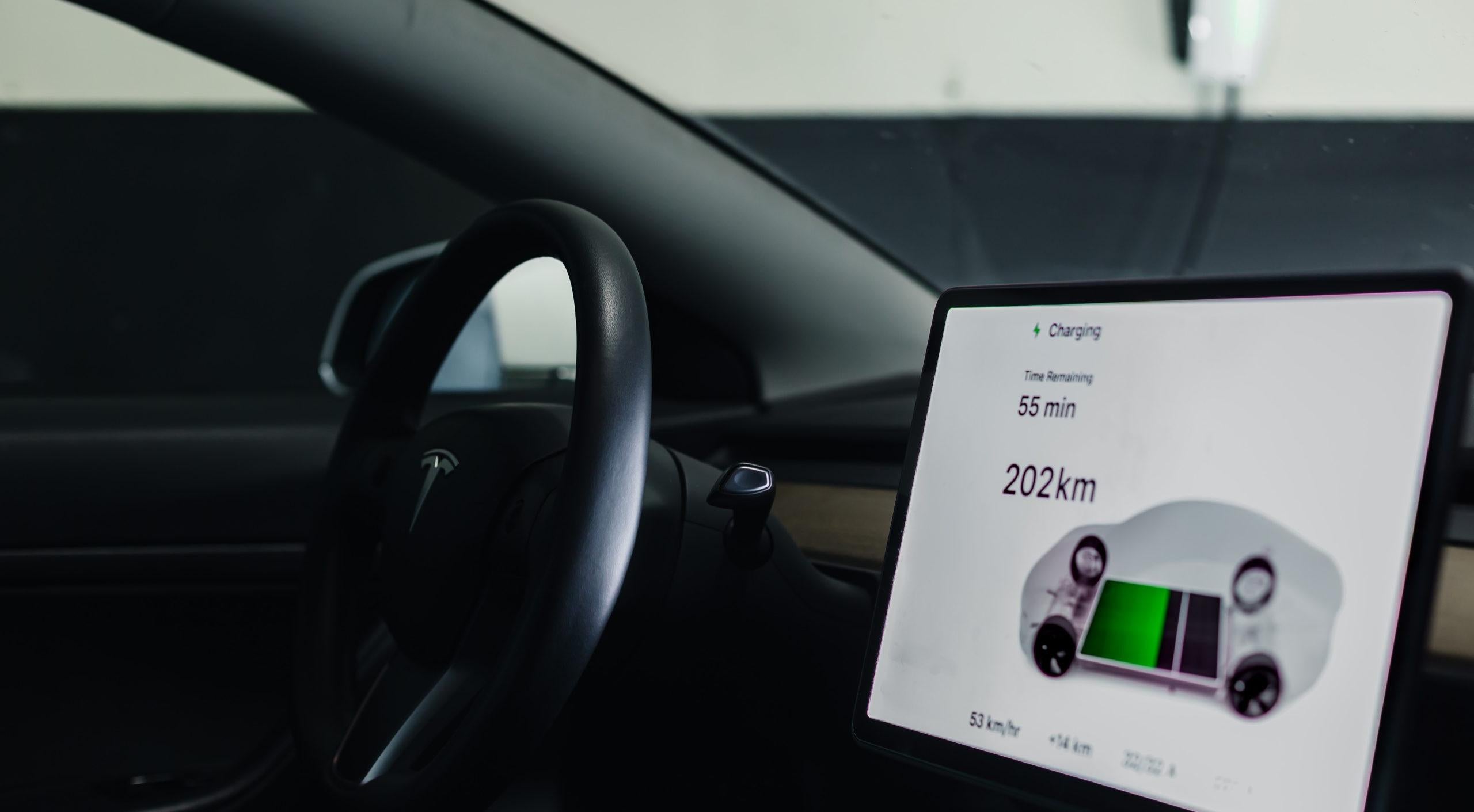 How to Schedule Charging for Your Tesla Model Y？