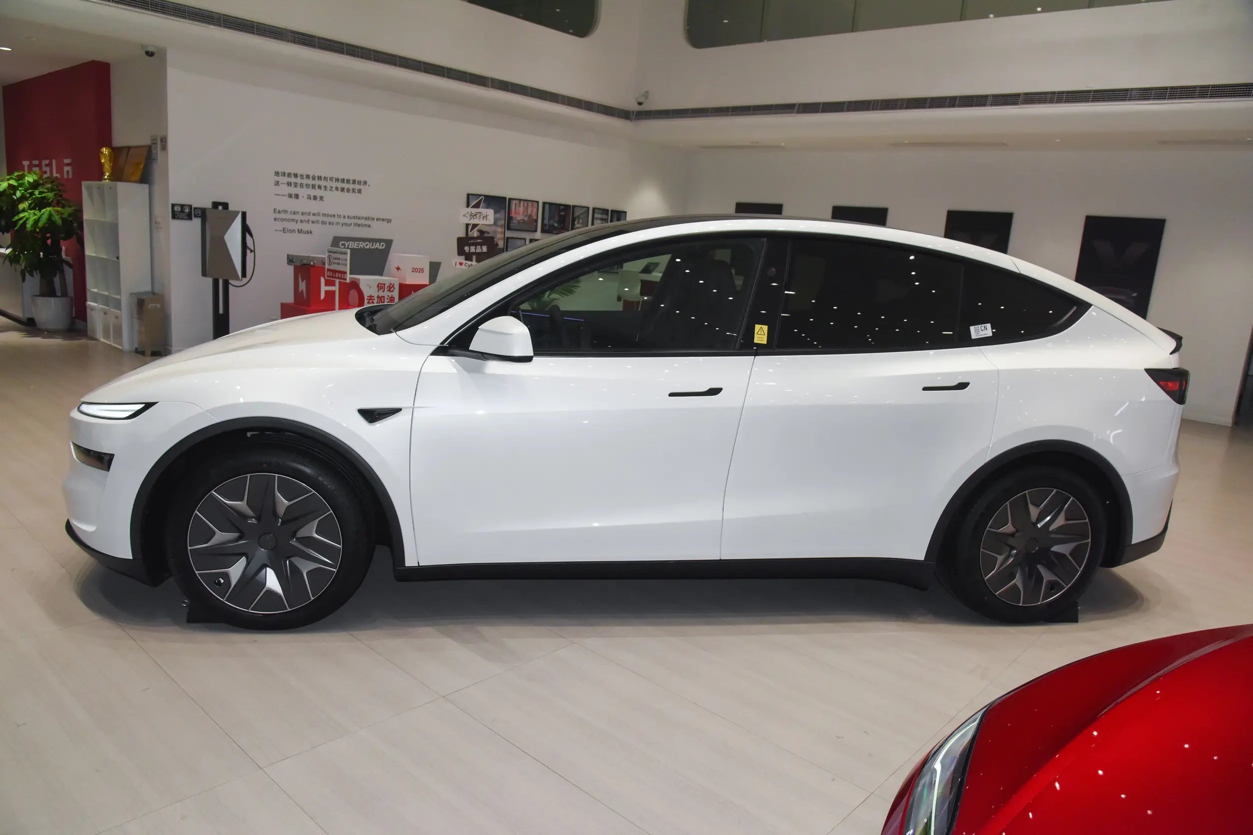 Tesla Model Y L Might Not Come to the U.S., and It’s a Missed Opportun