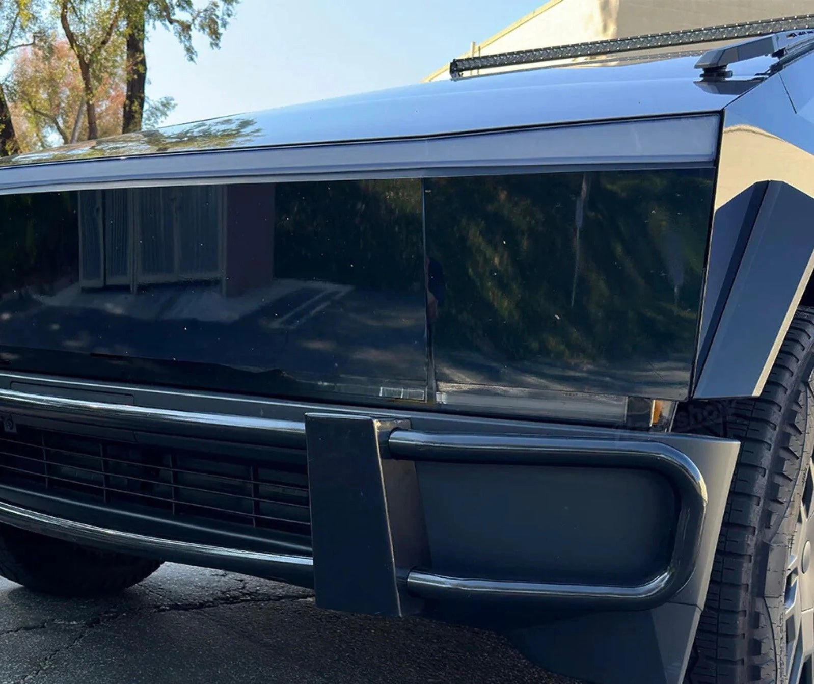 Front Bull Bar Bumper Grille Guard Push Bar for Tesla Cybertruck