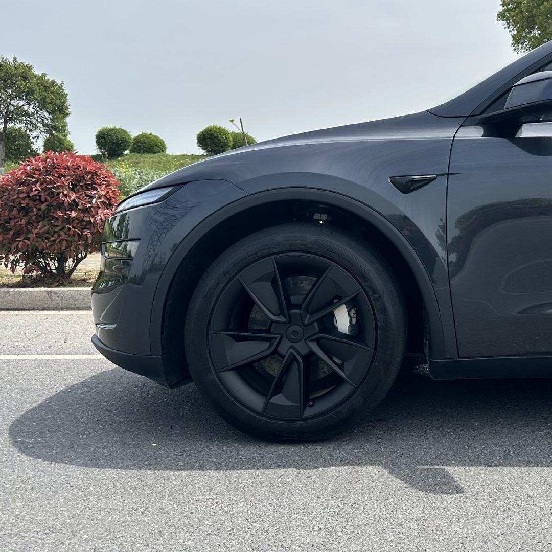 Tesla Model Y Juniper 19″ Wheel Covers – Performance Style (4PCS)